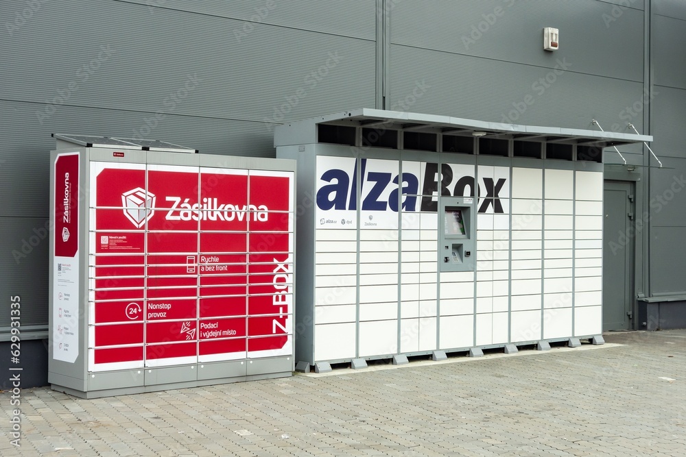 AlzaBox and Zasilkovna delivery points receiving the parcels Stock ...