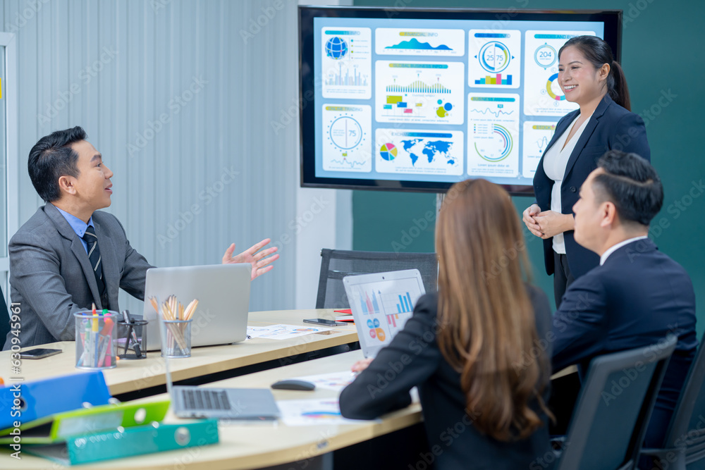 Office Conference Business Meeting Presentation: asian Business people ...