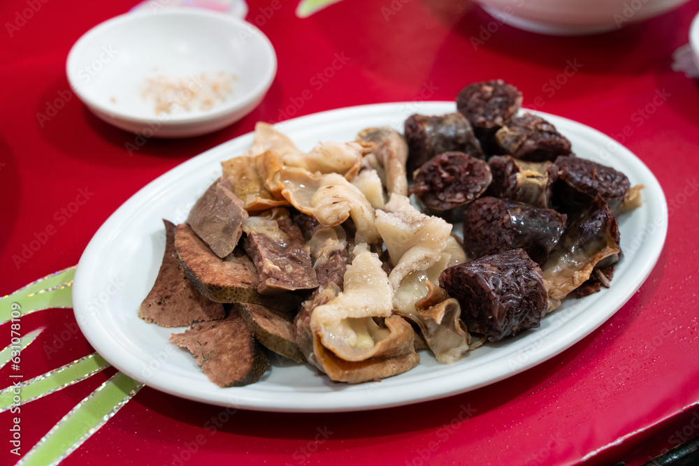 Delicious Korean cuisine Sundae and other pork edible viscera in market ...