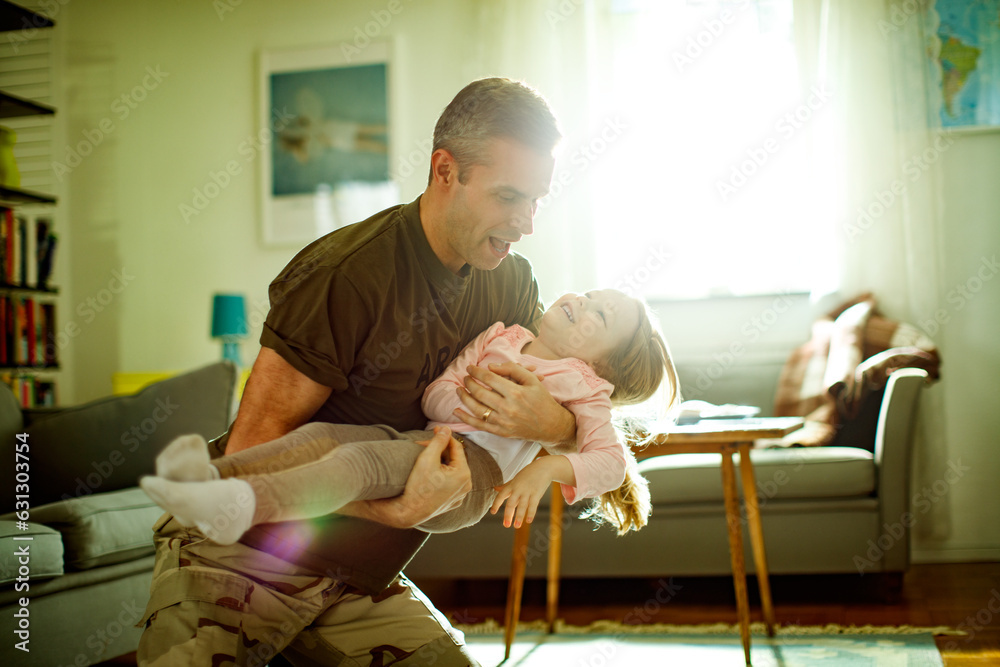 American soldier coming home to his daughter after being deployed Stock ...