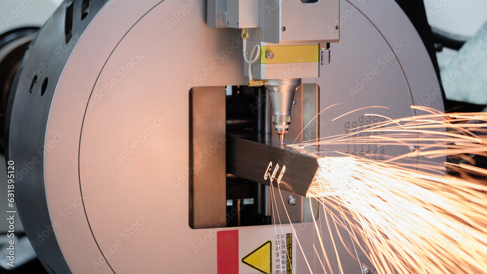 Zdjęcie Stock: Close up scene the fiber laser cutting machine cutting ...