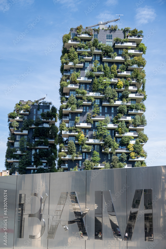 View of the balconies and terraces of Bosco Verticale, full of green ...