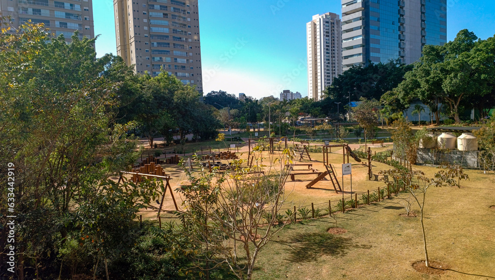 Zona sul de São Paulo. Nossa praça, Parque Burle Marx, Marginal ...