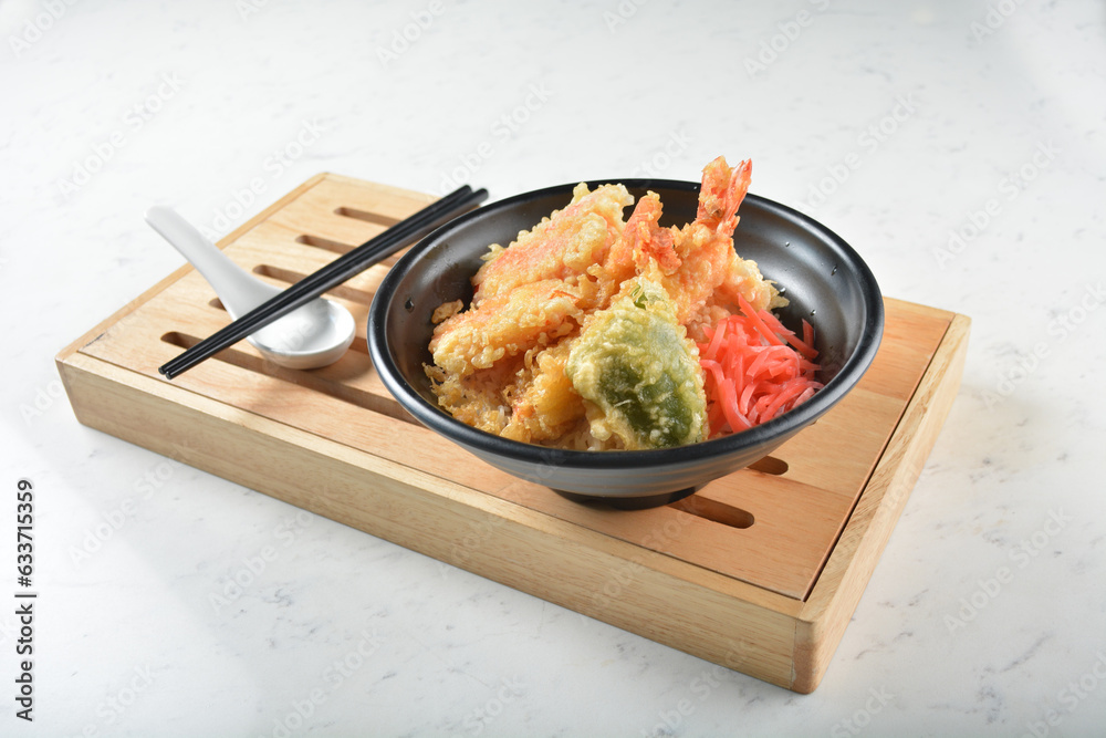 japanese deep fried crispy tempura prawn and vegetables rice in black ...