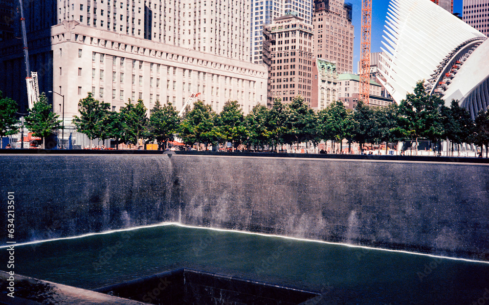infinity pool on the site of the twin towers in summer Stock Photo ...