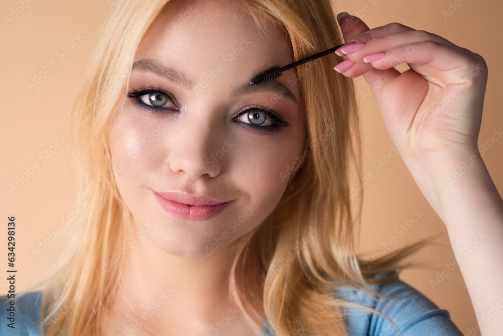 Perfect eyebrows. Natural beauty brows. Eyebrows coloring and ...