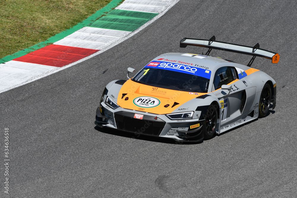 Foto de Scarperia, 7 July 2023: Audi R8 LMS GT3 of Team AUDI Sport ...