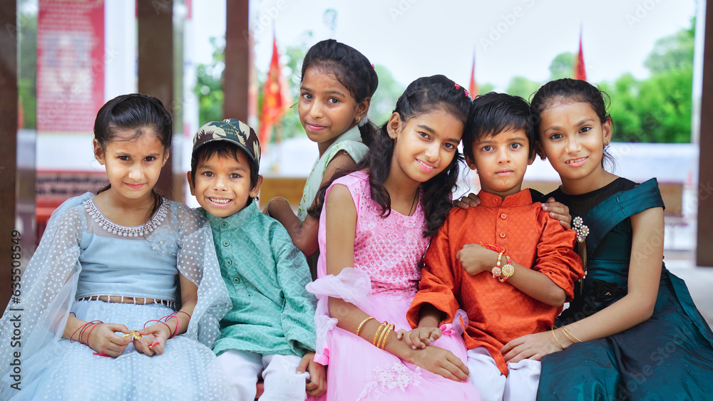 Little kids wearing tradional indian dress enjoying Indian festival ...
