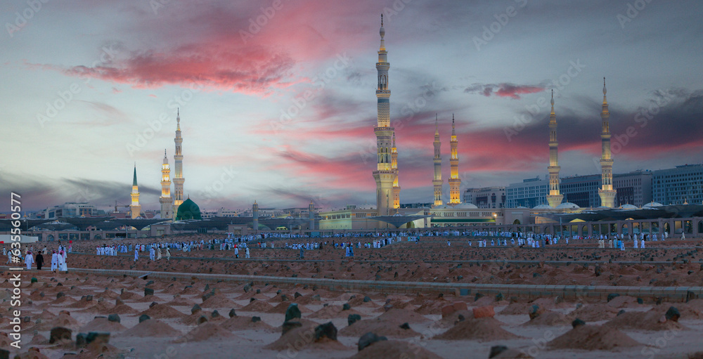 This Holy masjid located in the city of Madinah in Saudi Arabia. It is ...