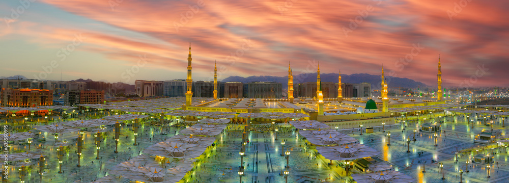 This Holy masjid located in the city of Madinah in Saudi Arabia. It is ...