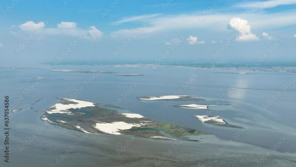 Stockvideo The aerial view of the Jamuna River. The sandbar villages ...
