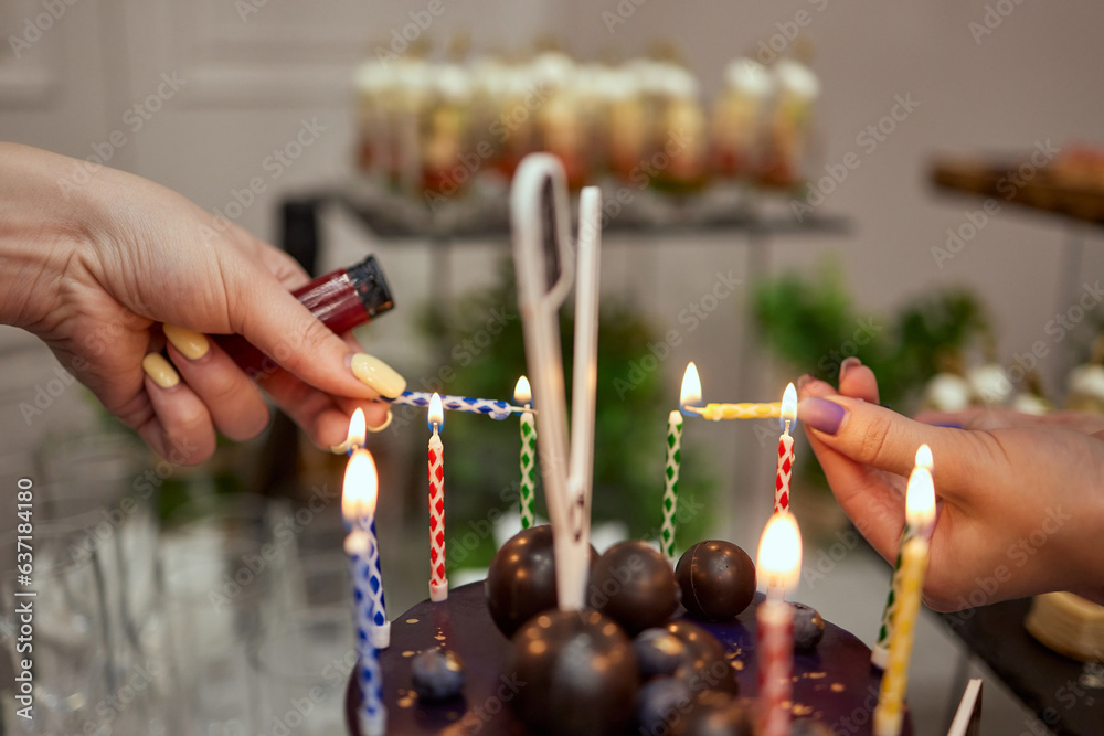 Whole holiday cake with crumbly shortcrust pastry and mini meringue ...