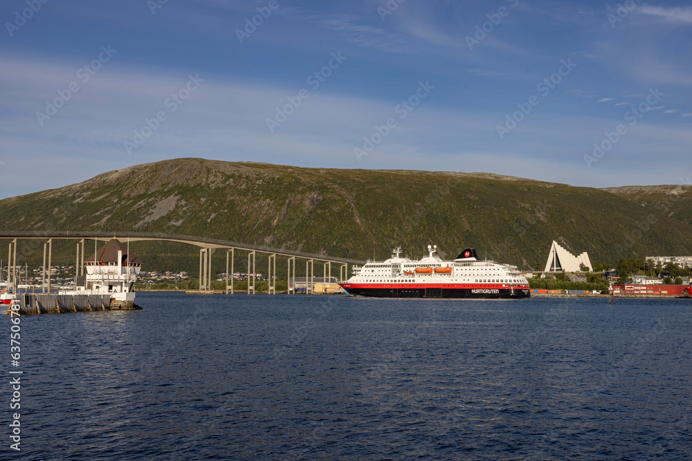 MS POLARLYS is a Ro-Ro/Passenger Ship that was built in 1996 and is ...