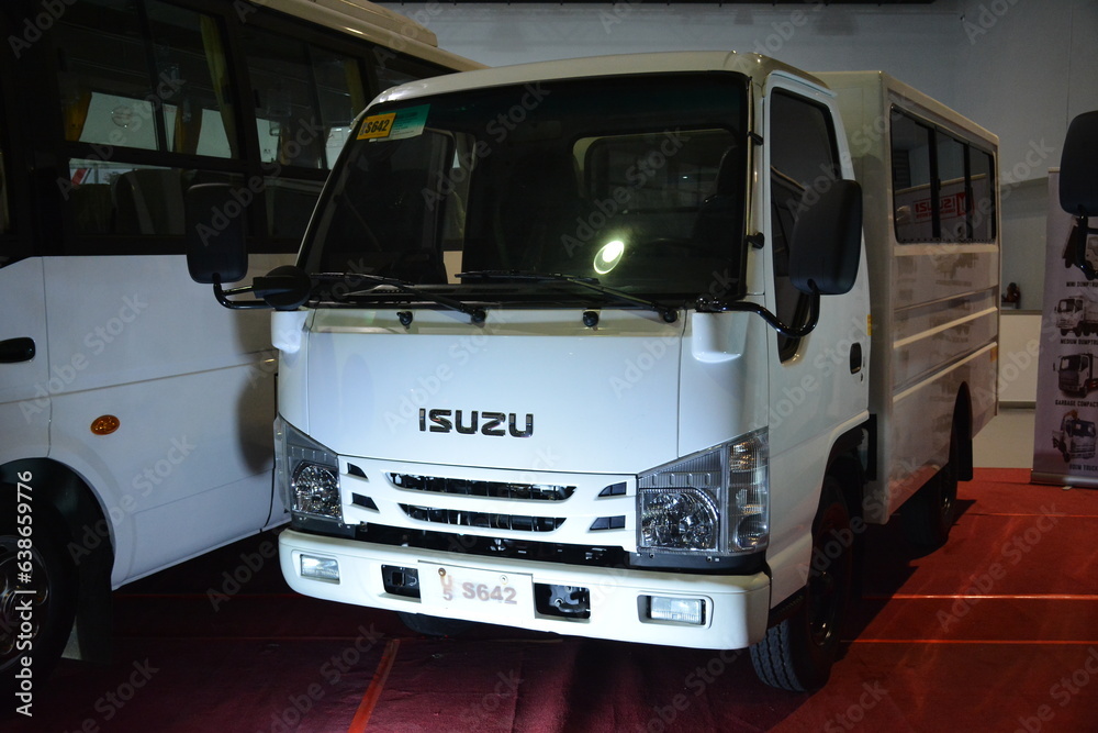 Isuzu passenger van at Philippine Commercial Vehicle Show in Pasay ...