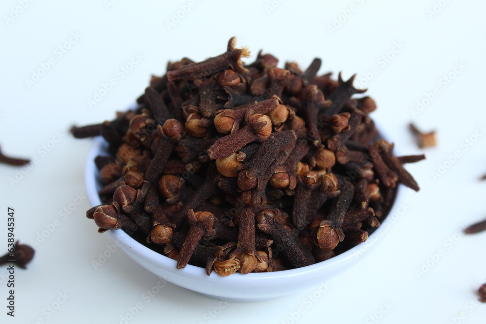 Dried clove or he aromatic flower buds of Syzygium aromaticum, spice ...
