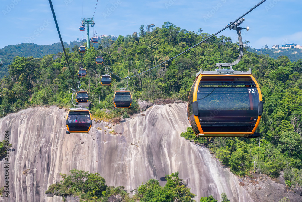Cable car to Ba Na Hills Mountain Resort, mountain Fantasy. The longest ...