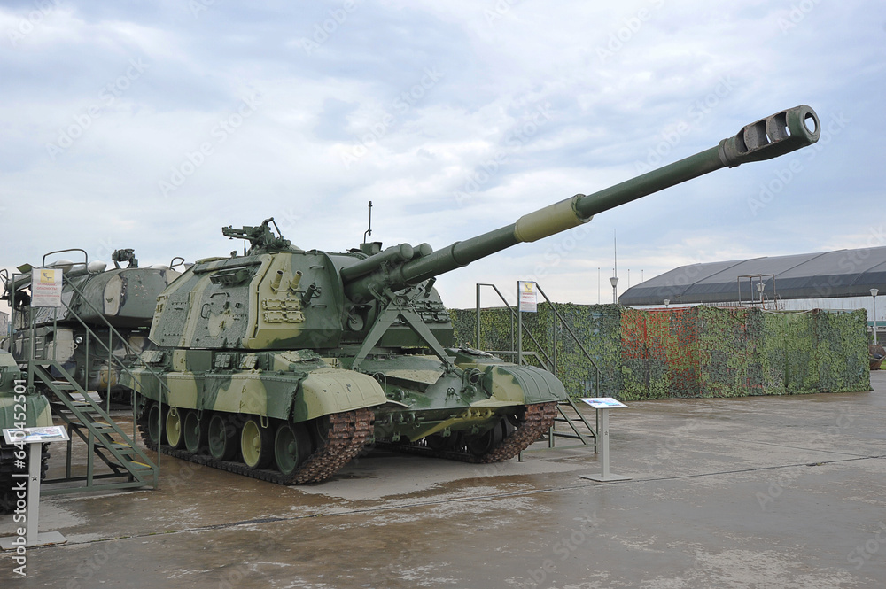 self-propelled artillery installation "msta-s" 2s19 in the military museum in Kubinka Stock ...