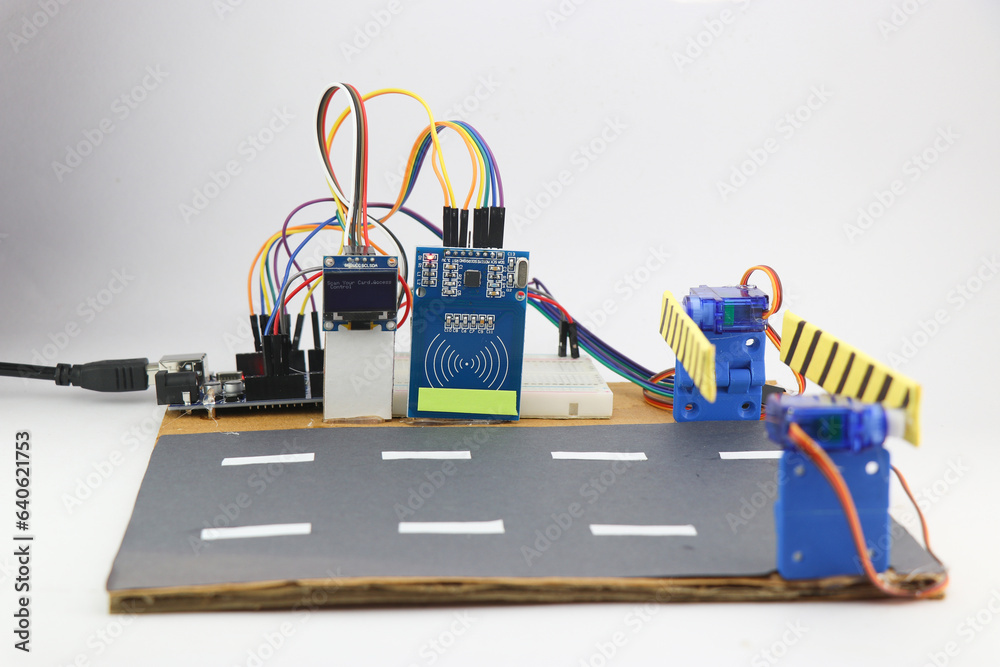 Foto de Prototype of automatic toll collection system using RFID sensor ...