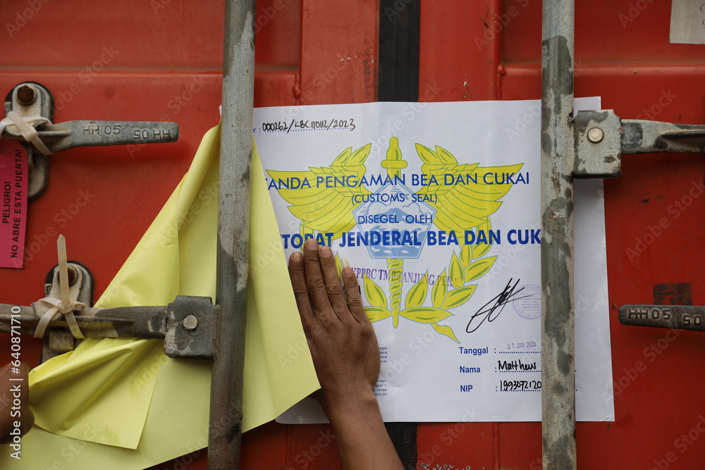 the process of checking and adjusting export and import cargo by ...