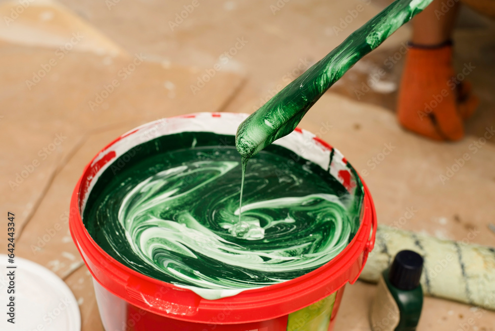 Mixing white and green wall paint so that it is not white but light ...