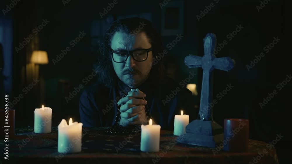 Vidéo Stock Video capturing a table with magical tools on it. A priest ...