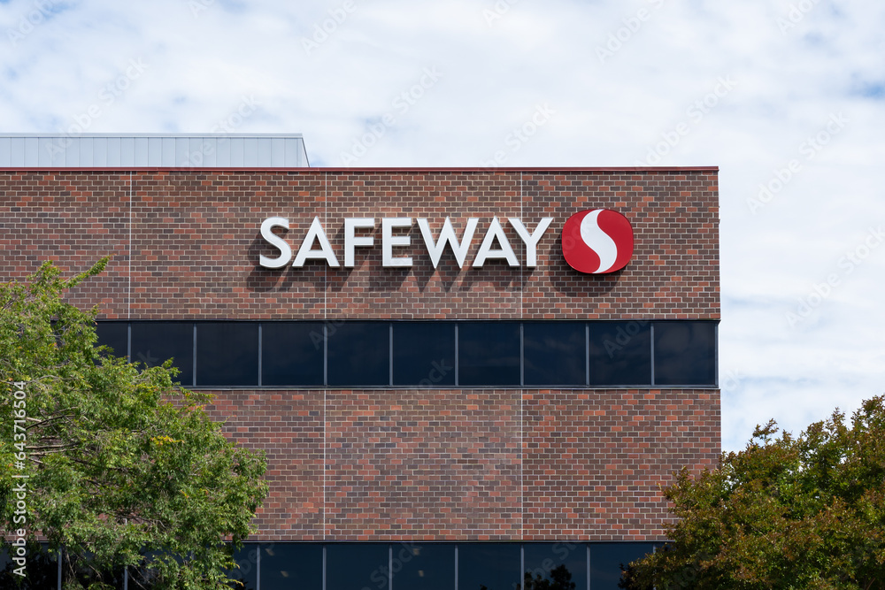 Safeway headquarters in Pleasanton, CA, USA - June 12, 2023. Safeway ...