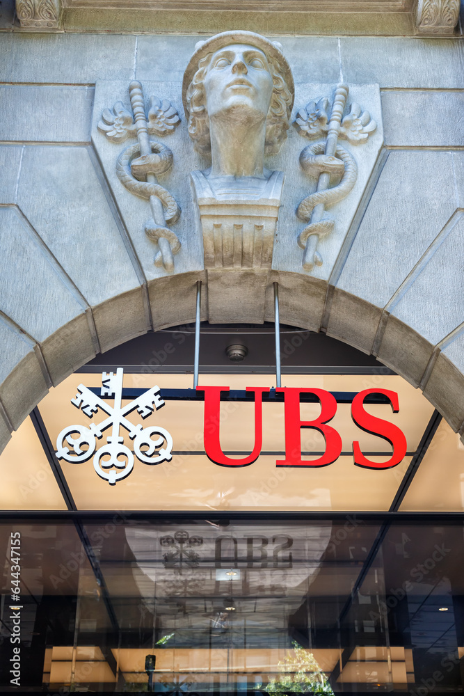 UBS Bank logo at company headquarters at Paradeplatz in Zurich ...
