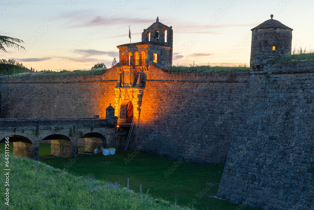 Shot of nighttime evening bastion of Jaca and its surroundings ...