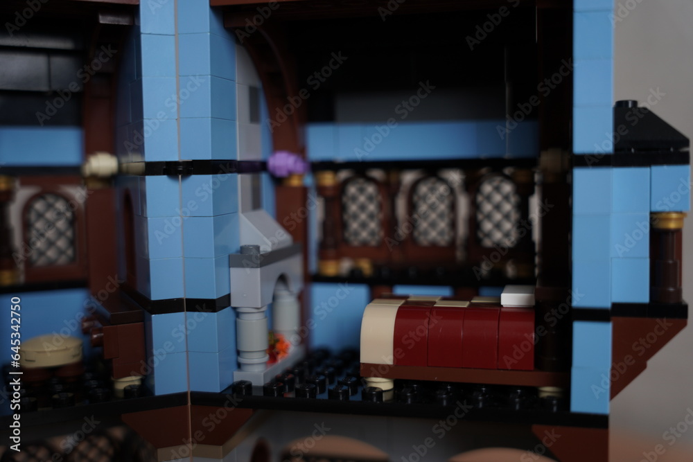 Foto de lego medieval market village 1601, A person is building a lego ...