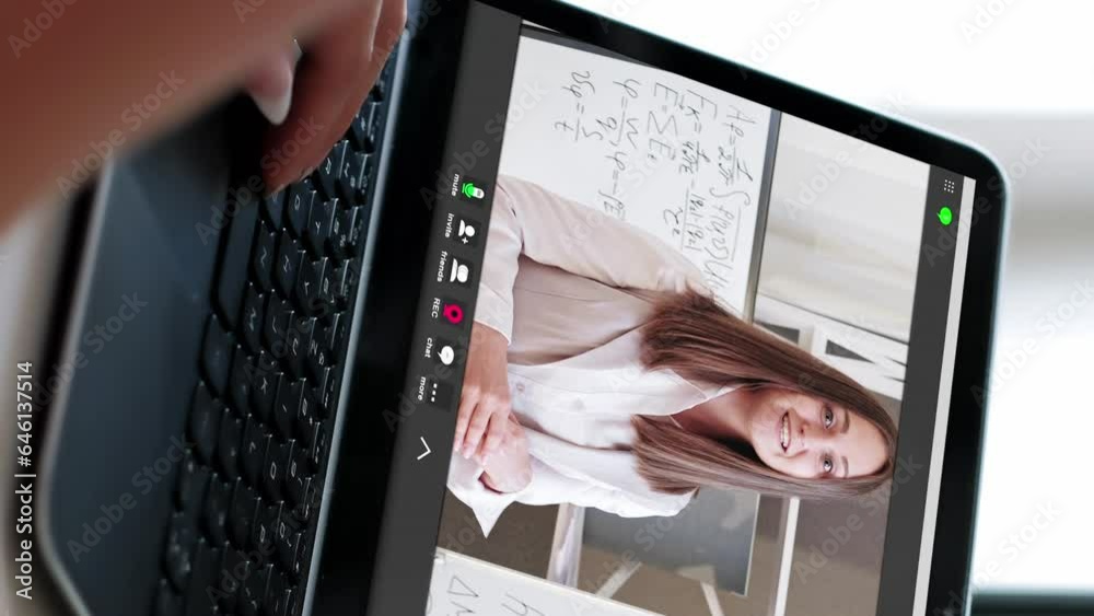Vídeo do Stock: Vertical video. Online tutoring. Remote education ...