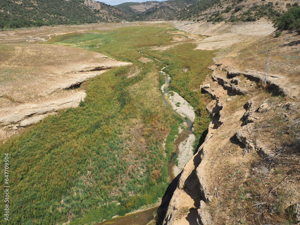 embalse de canelles a niveles mínimos de caudal en verano provocado por ...
