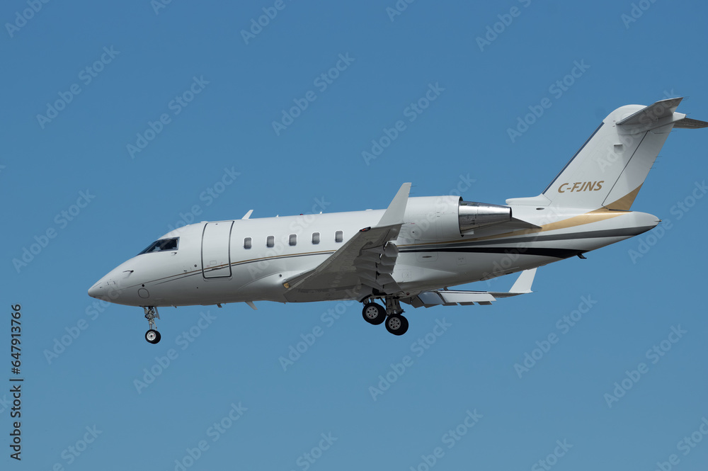 Bombardier CL605 Challenger with registration C-FJNS shown on final ...