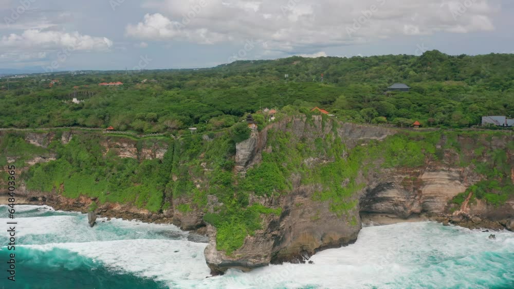 Bali's Most Iconic Landmark and popular tourist attraction Uluwatu ...