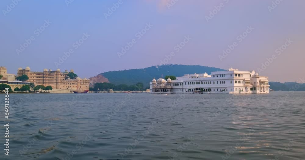 Udaipur City Palace view from moving boat on lake Pichola. Luxury ...