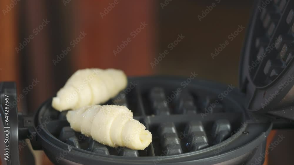 Slow motion 4K illustrating gourmet menus, cooking techniques, of ...