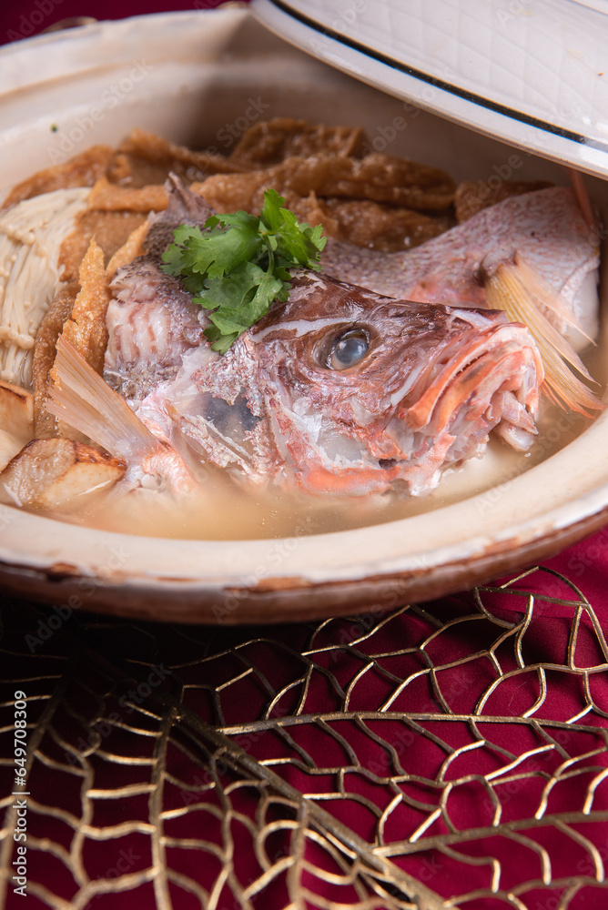 local boiled cook live fresh red grouper fish head seafood bean curd ...