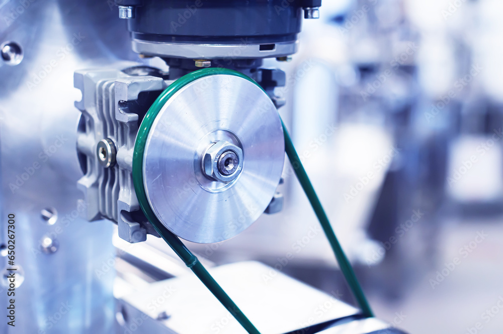 The production mechanism of the transmission of torque on the ...