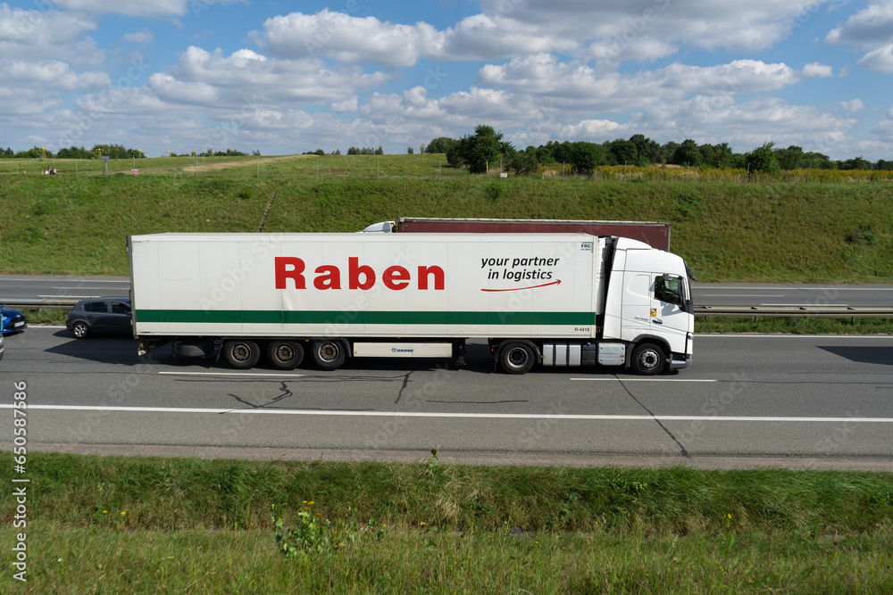 Foto de Raben Group semi-trailer truck driving on the highway. Dutch ...