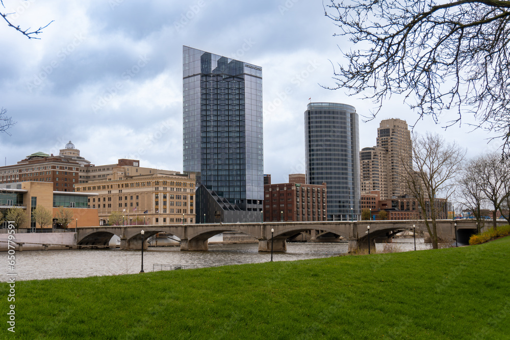 Grand Rapids, Michigan: Downtown Grand Rapids. Grand River, Gillett ...