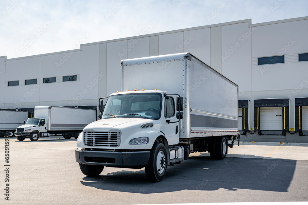 Popular compact rig semi truck with long box trailer for local ...