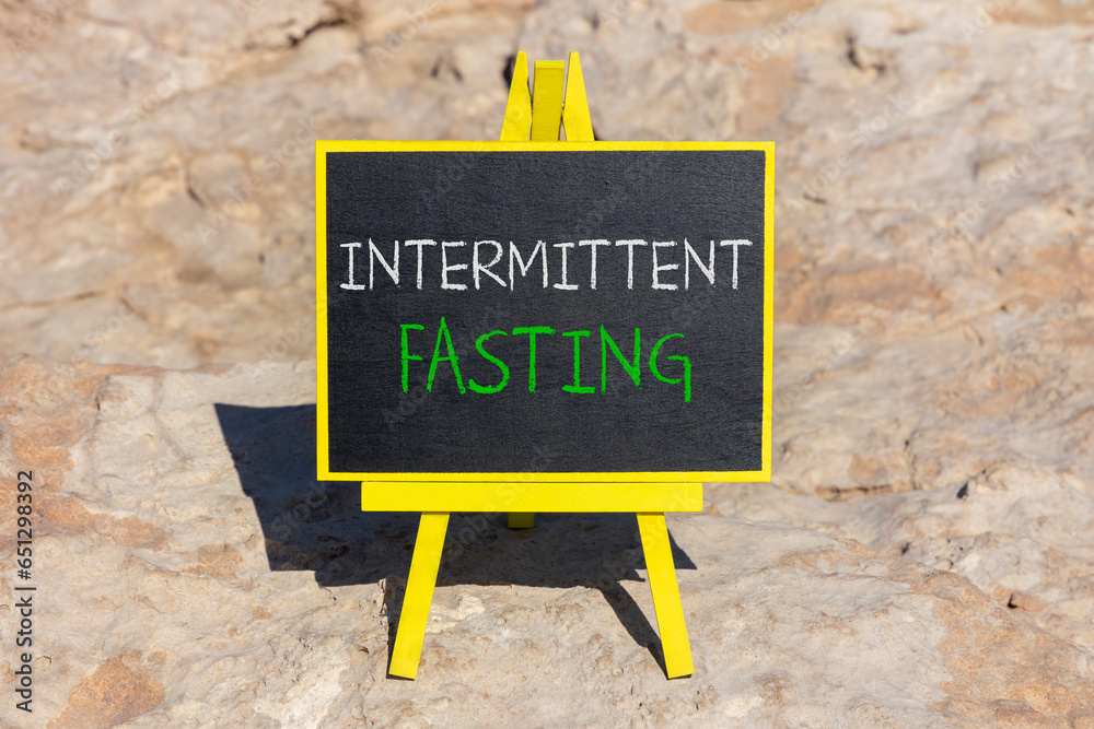 Intermittent fasting symbol. Concept words Intermittent fasting on ...