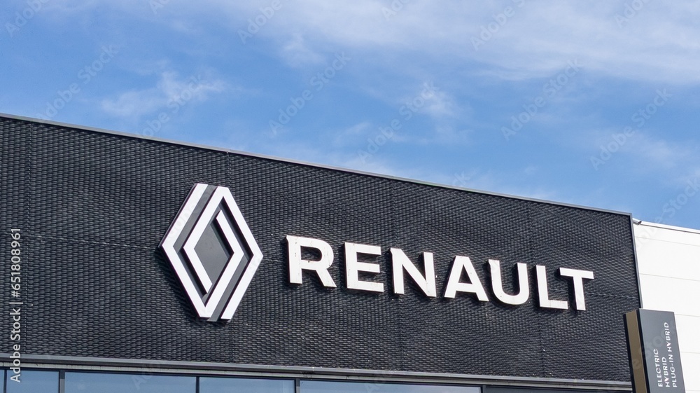 renault brand sign and new modern logo text on car dealership ...