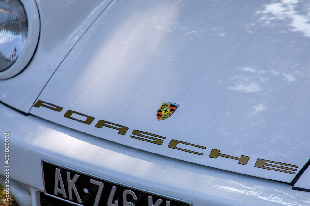 Porsche 911 carrera front face hood oldtimer classic white sport ...