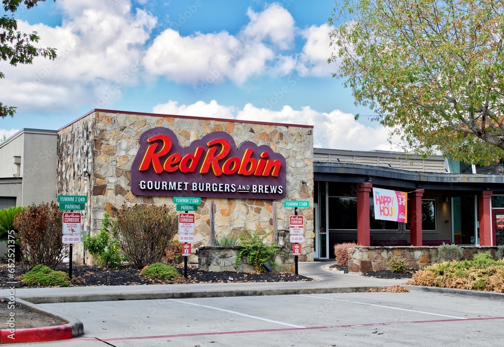 Red Robin Gourmet Burgers and Brews building storefront exterior in ...