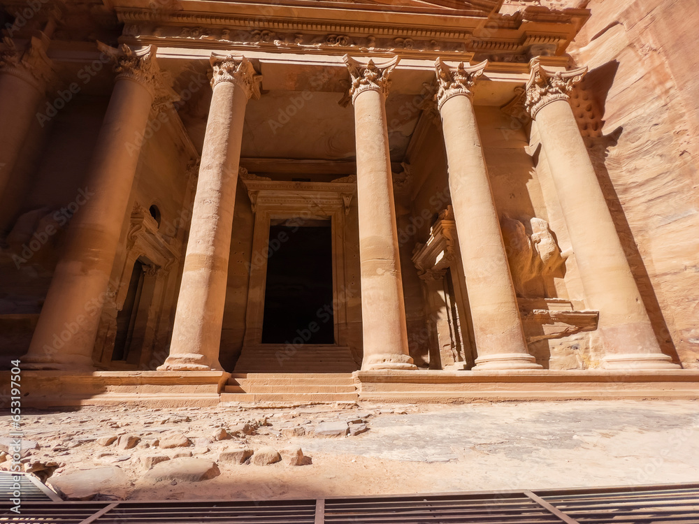 The Petra Treasury (Al-Khazneh), Petra Archaeological Park, UNESCO ...