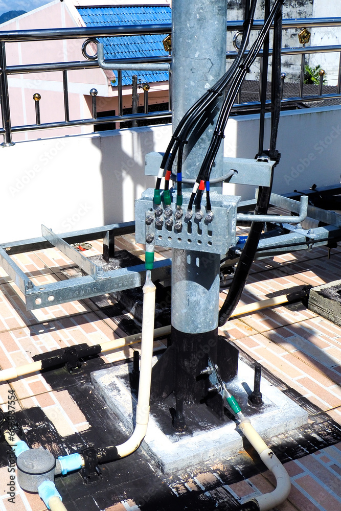 Fotka „Grounding of communication towers to prevent electrical leaks in ...