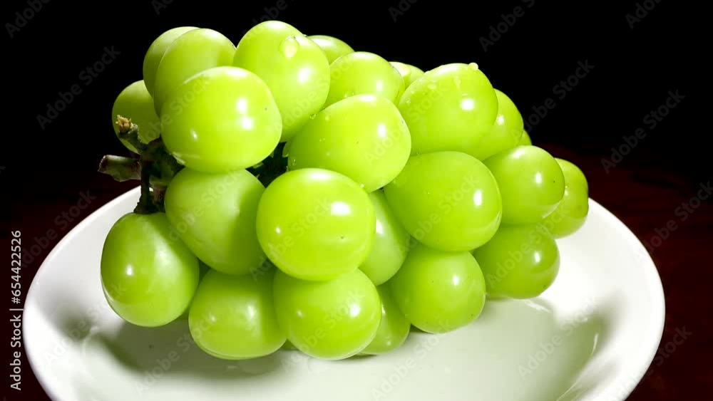 SHINE MUSCAT grape. Large yellow-green berries, crisp flesh texture ...