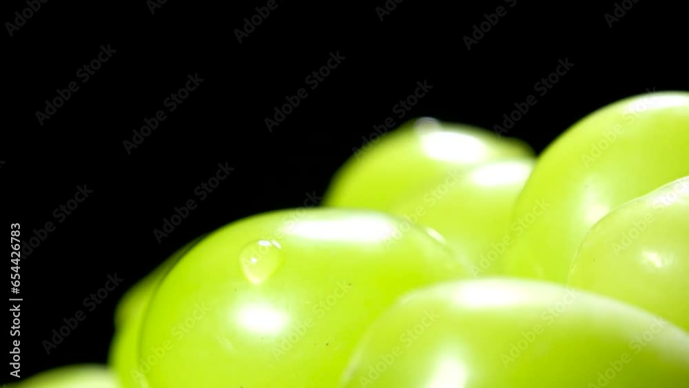Stockvideo SHINE MUSCAT grape. Large yellow-green berries, crisp flesh ...