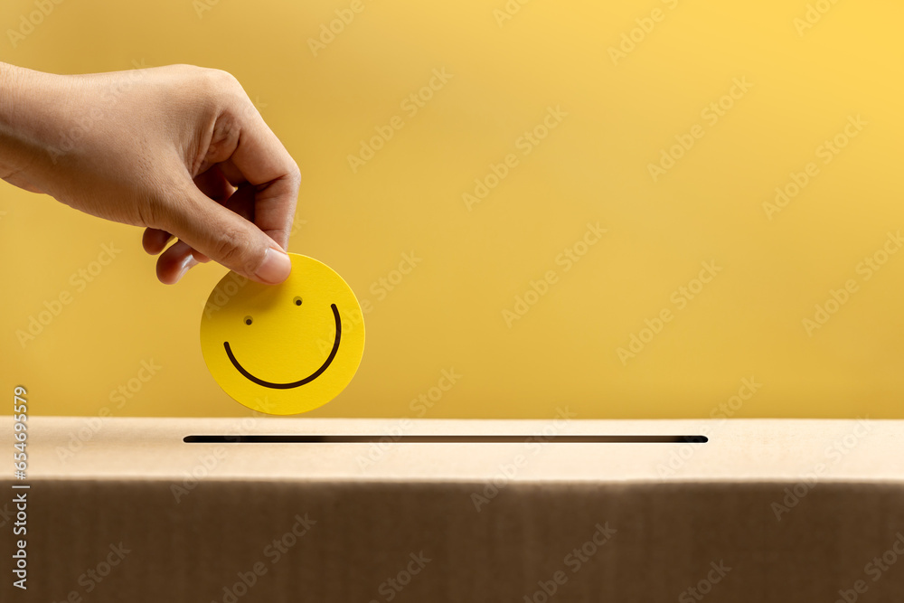 Customer Experience Concept. Happy Client giving Positive Review ...