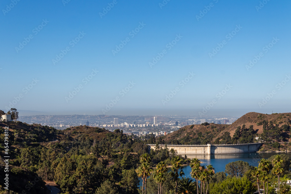 Hollywood Reservoir behind Mulholland Dam, in the Hollywood Hills ...